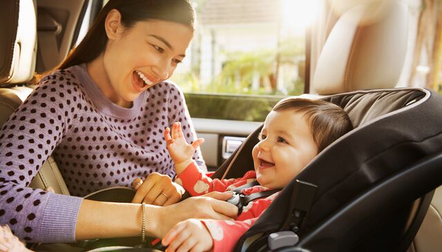 How To Keep Your Baby Entertained On The Road | Munchkin